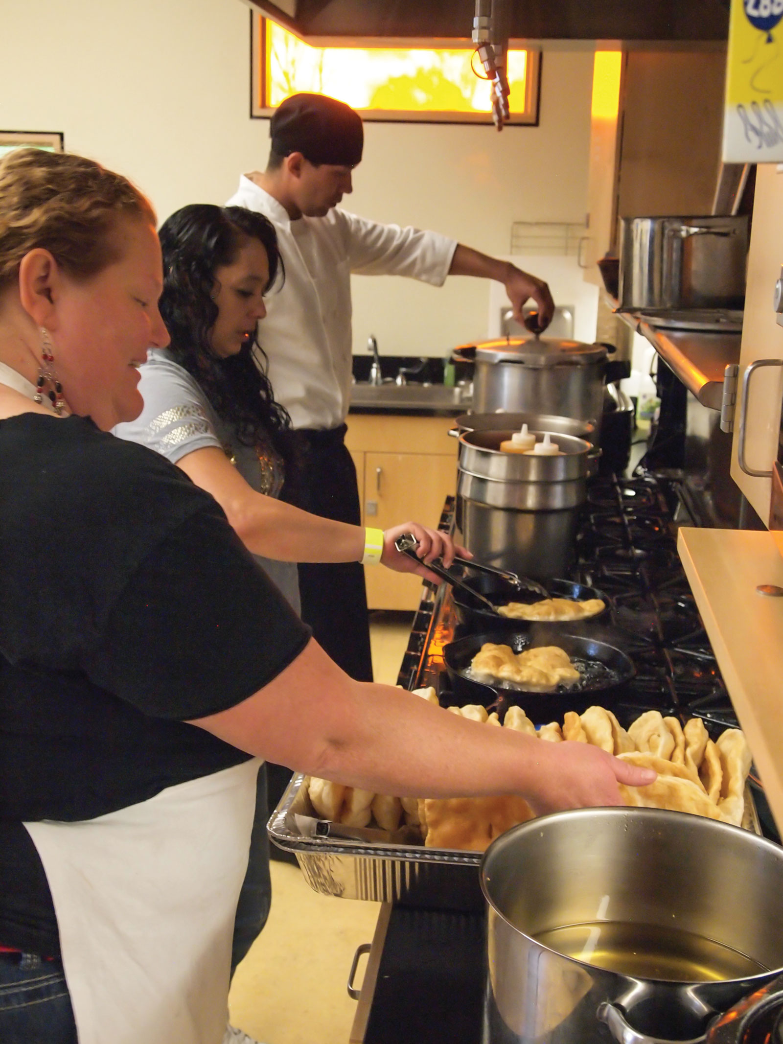 Sold-out native cuisine event packs museum – The Southern Ute Drum